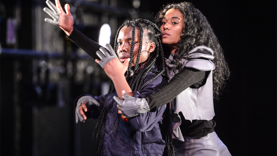 Conférence > Marion Siéfert, auteure, metteure en scène et performeuse ...